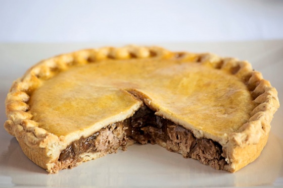 Steak & Onion Plate Pie - Nicholsons Butchers T:01282 617557